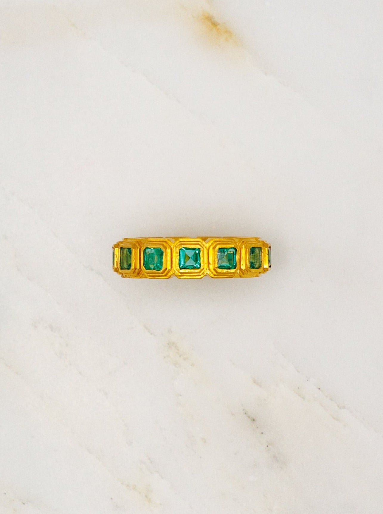 Colombian Mint Emerald Ziggurat Eternity Band – ELI